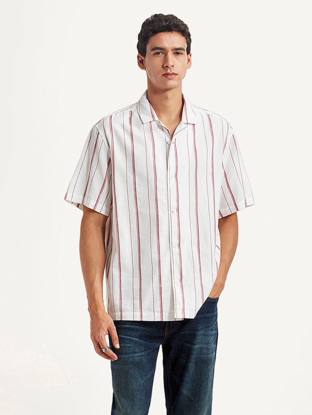 Men's Striped White Relaxed Fit Camp Shirt – Levis India Store