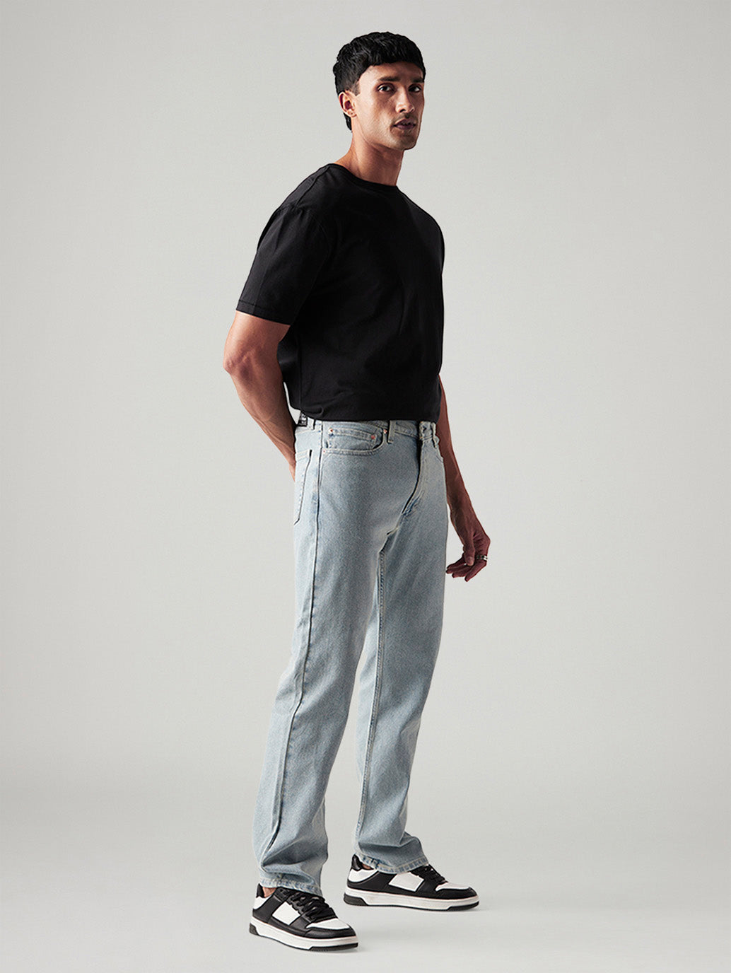 Men's 555 Light Blue Relaxed Straight Fit Mid Rise Jeans – Levis India ...